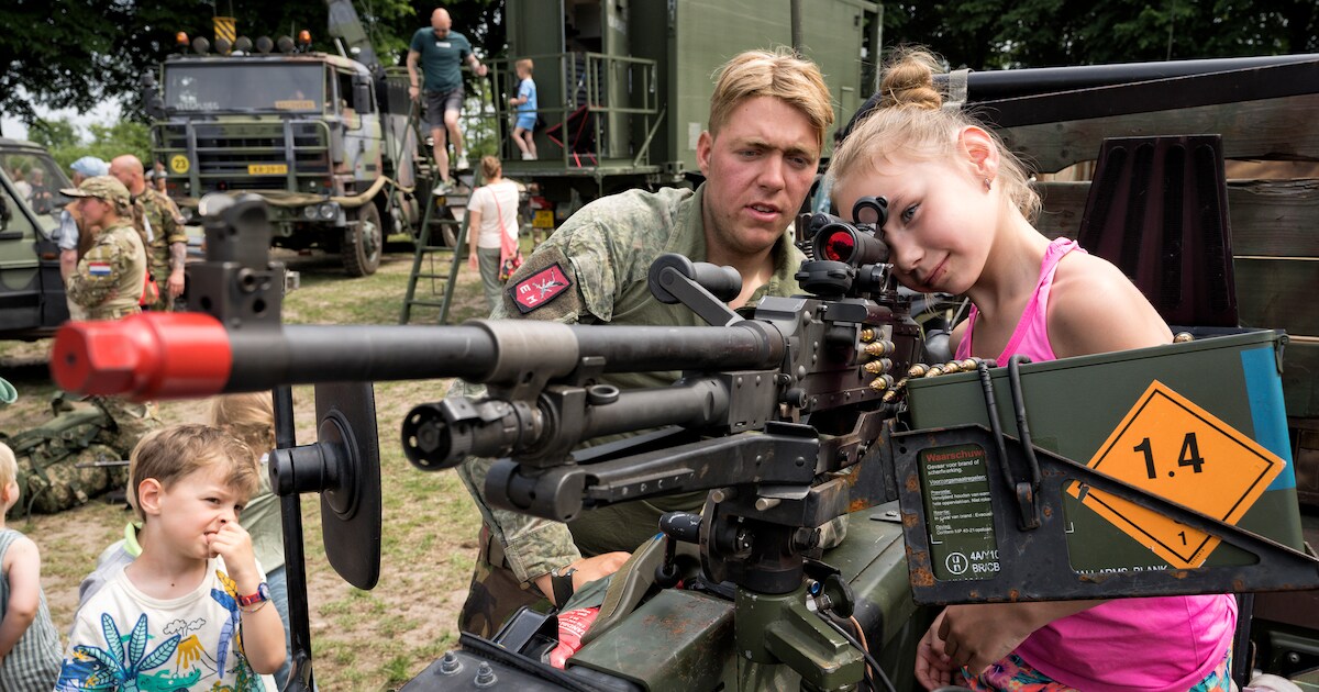 Open dag Rode Baretten: ‘Ik viel bijna achterover toen ik een militaire ...