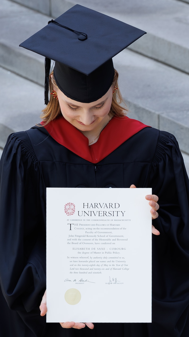Belgische kroonprinses Elisabeth (24) heeft Harvard-diploma op zak ...
