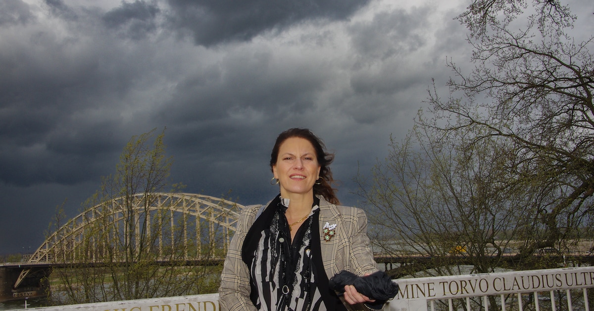 Zangeres Fay Claassen jubileert: ‘Live optreden is mijn kracht ...