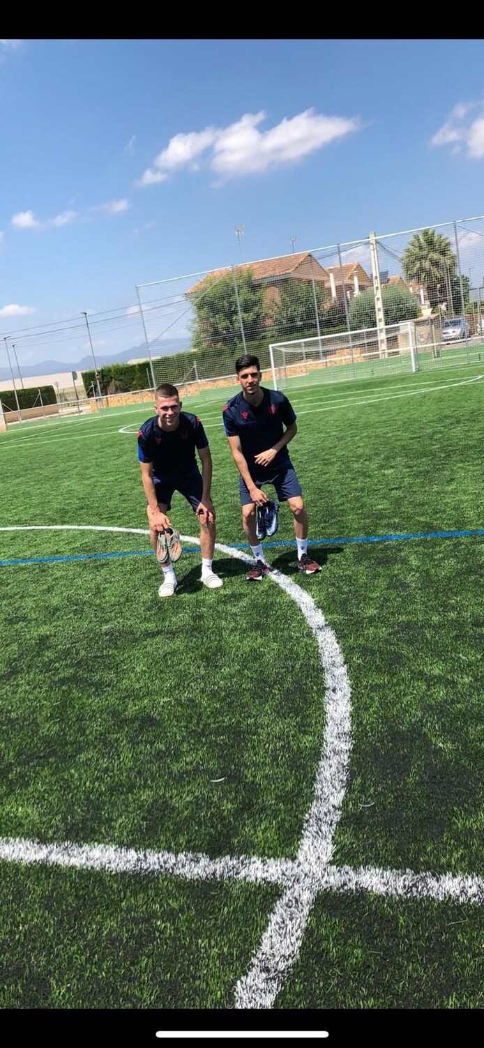 De Spaanse droom van Eren Güler en Floris Liet | Amateurvoetbal ...