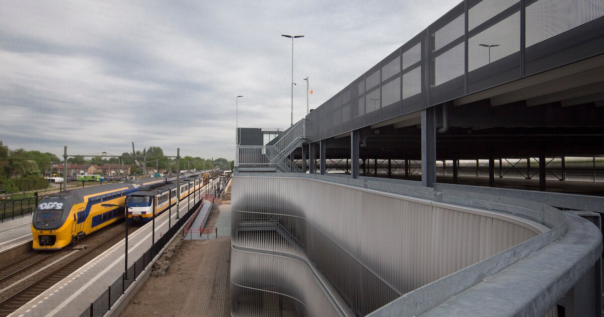 Parkeergarage bij station Elst wordt maar weinig gebruikt, binnenkort ...