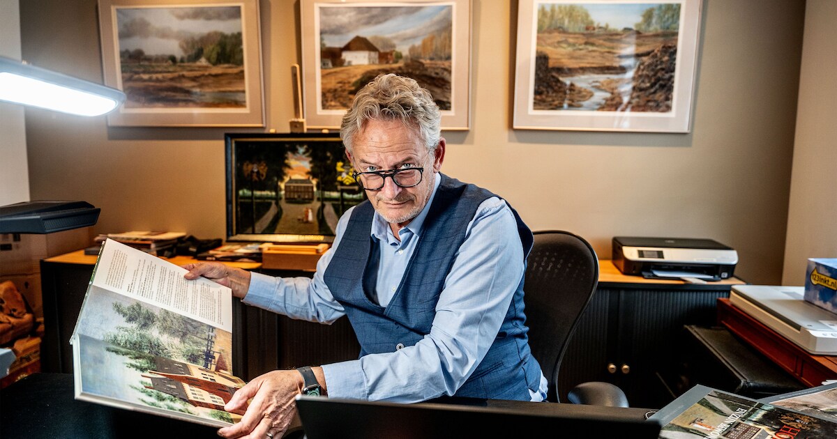 Peter Fontijn kan geen boeken uitdelen, want vrachtwagen staat vast aan ...