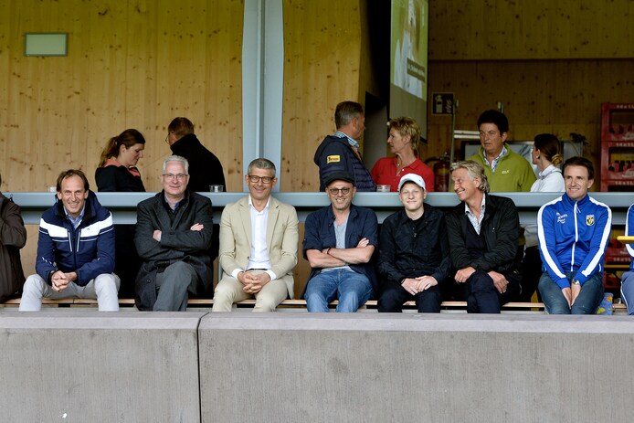 Commissaris Merkel stapt op bij Vitesse; Arnhemmer Parren nu ...