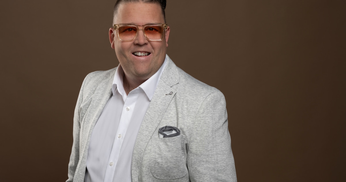 Volkszanger Rutger van Barneveld met spoed opgenomen in ziekenhuis ...
