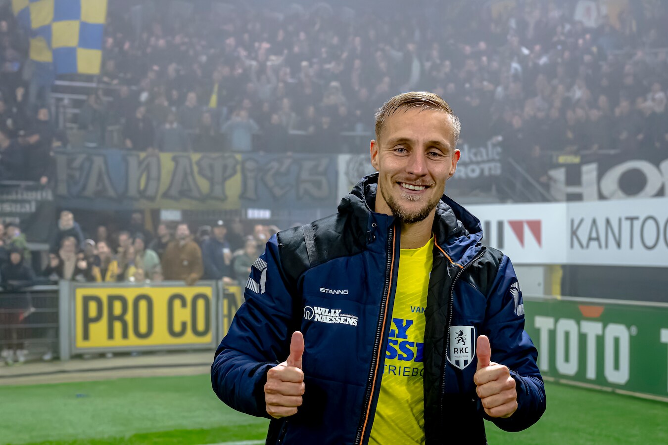 Volksfeest bij RKC na wereldgoal Van der Water, maar vrijwel niemand ...
