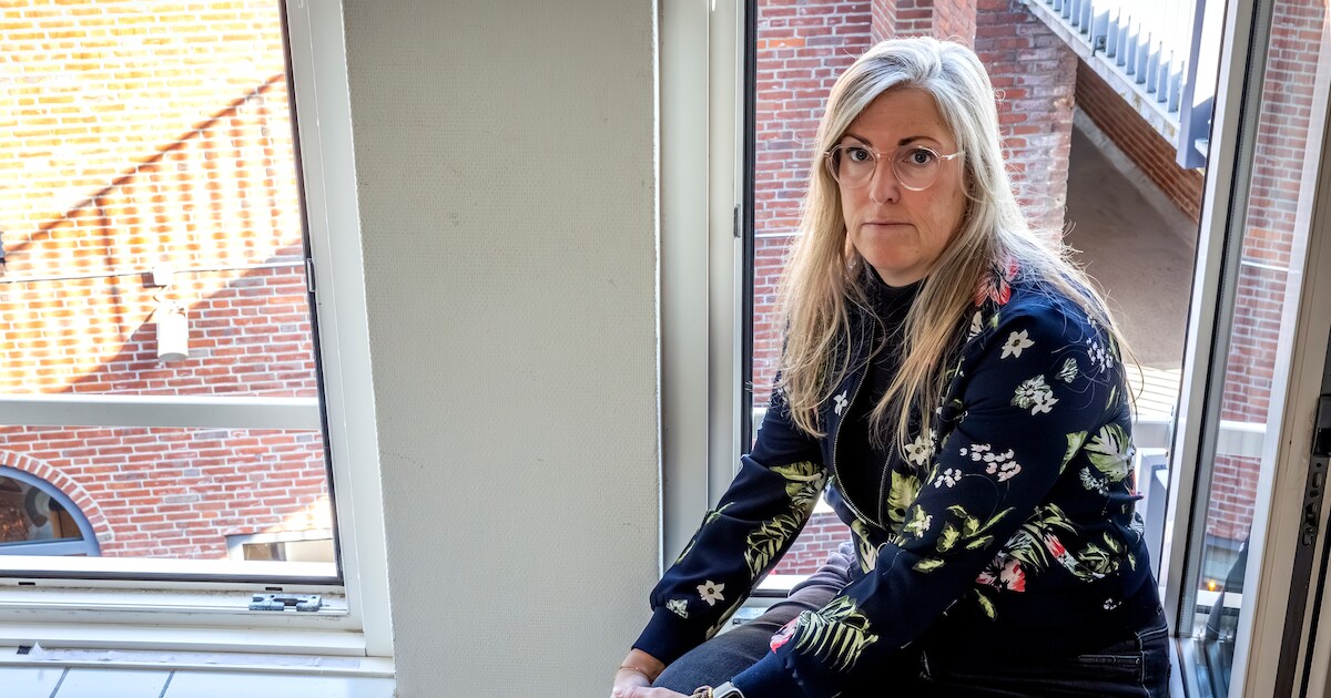 De héle dag hoort Marlies harde muziek in haar huis: 'Een keertje ...