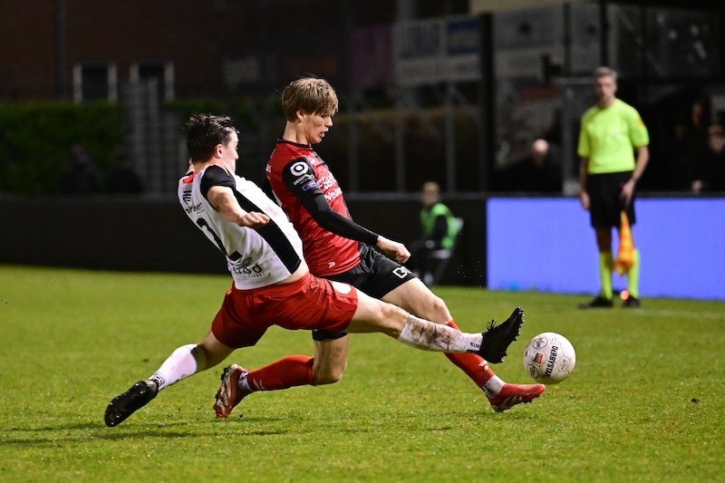 Student én topamateur: Ruben van Strien ‘vliegt’ over de flank bij De ...