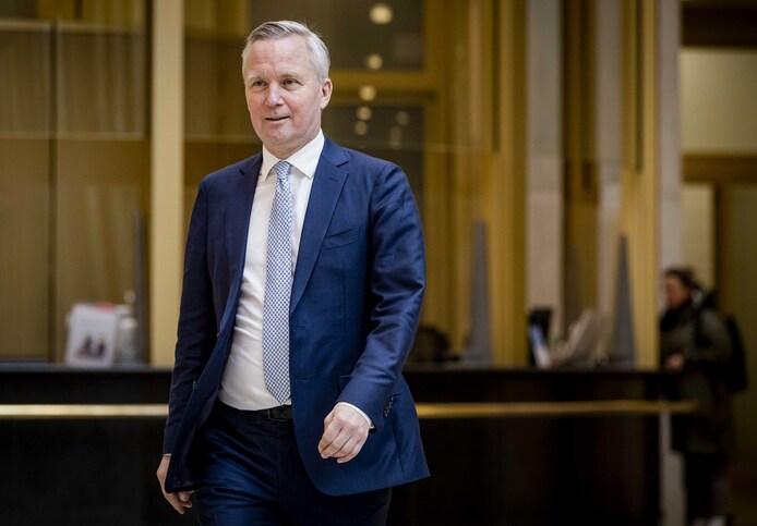 Van der Burg na hoop tumult: bed-bad-broodregeling blijft toch ...