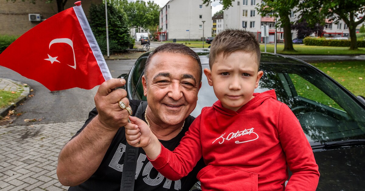 Dit is Tolga (55), de Twentse ‘toeterturk’: ‘We zullen gehoord worden ...
