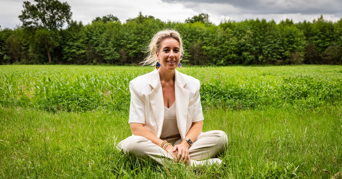 ‘Doei mam, tot straks!’. Even later ligt Ellen (40) met een ...