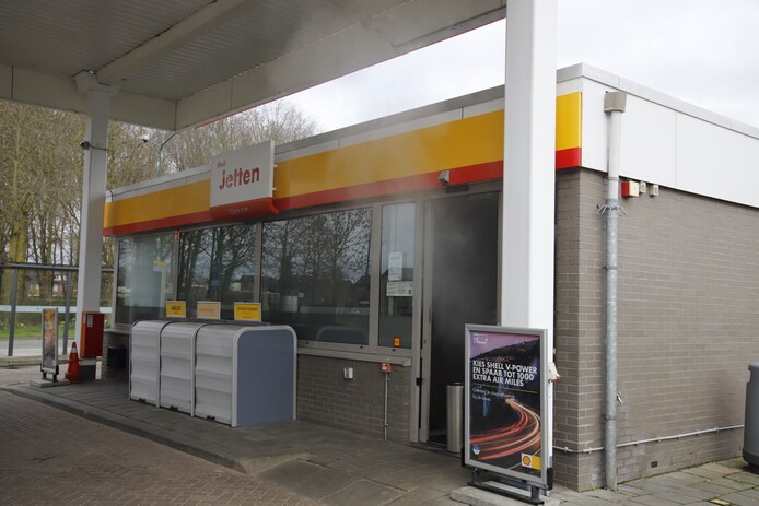 Medewerker vergeet alarm: pand van tankstation in Boxmeer staat vol ...