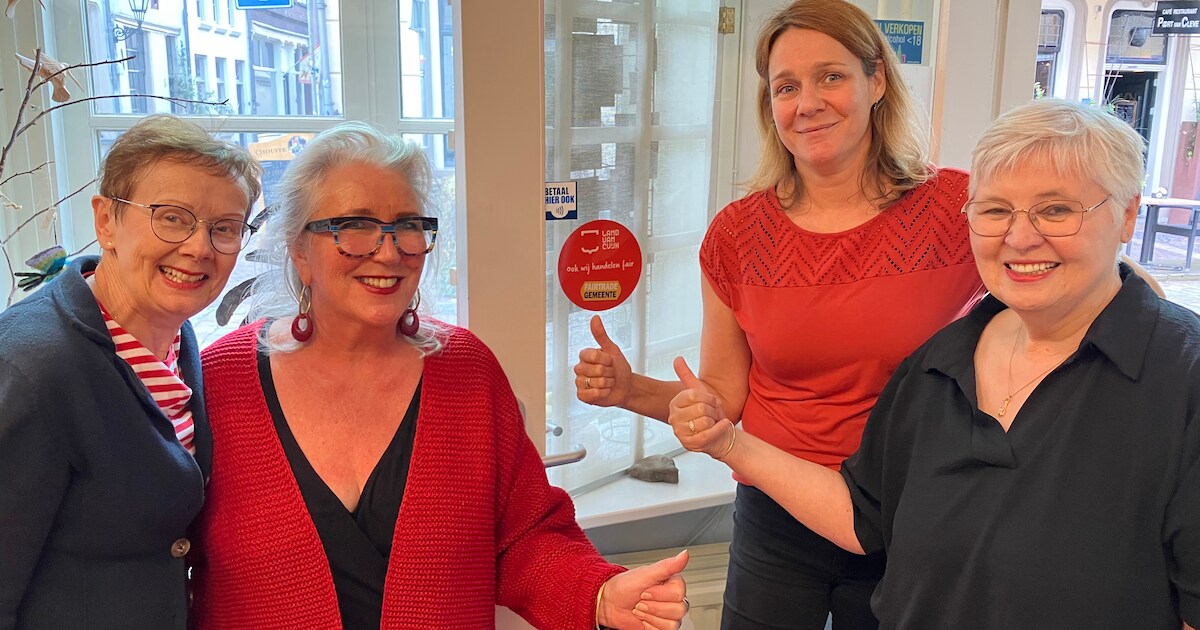 En de eerste Fairtrade-sticker in Grave gaat naar... de Wereldwinkel ...
