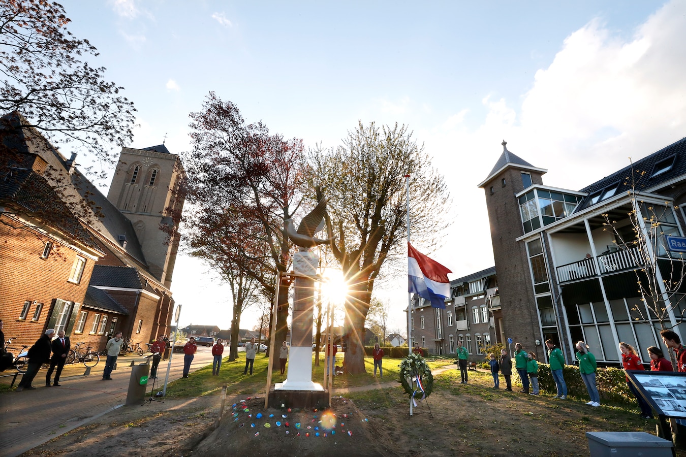 De kracht van lokale dodenherdenkingen in de Liemers: ‘Ieder dorp heeft ...