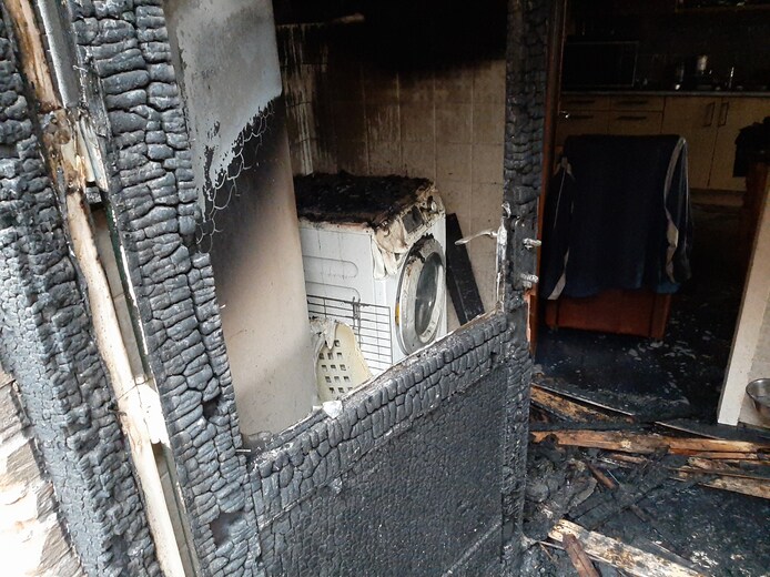 Ivo (56) verontschuldigt zich na brand bij zijn buurman Matthieu, die ...