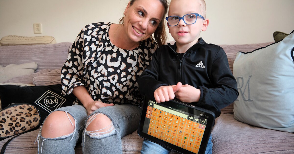 Moeder van Levani (4) strijdt succesvol voor spraakcomputer, eindelijk kan hij zich uiten ...