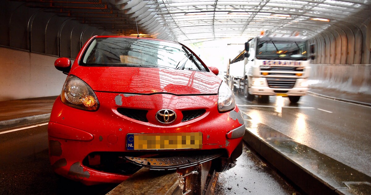 Inrit parkeergarage Centraal geblokkeerd na ongeval in Willemstunnel ...
