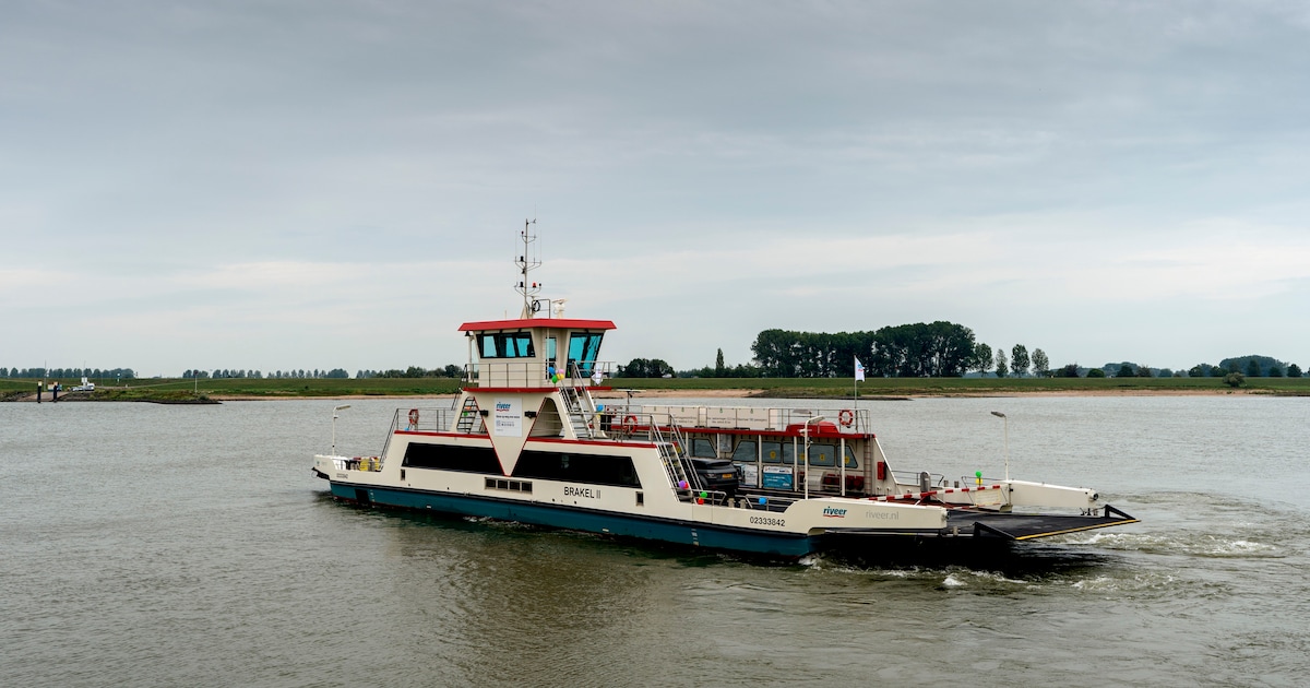 Veer Brakel twee dagen uit de vaart; scholieren moeten via Woudrichem ...