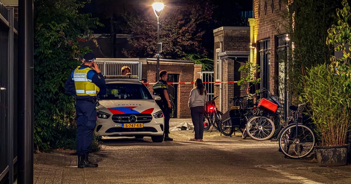 Persoon ligt dood op straat in Arnhemse binnenstad, politie ‘sluit ...