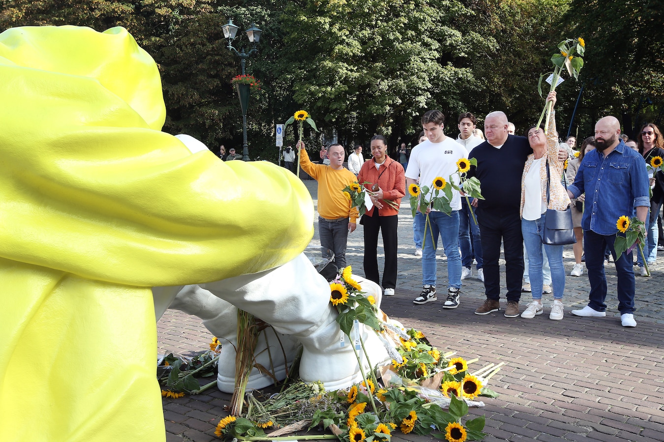 Milou (17) overleed via euthanasie toen het ‘monster in haar hoofd ...