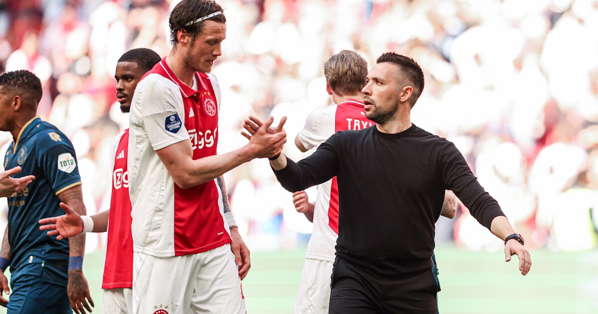 Francesco Farioli wapent Ajax tegen titelkoorts: ‘Wij focussen ons op ons eigen gevecht ...