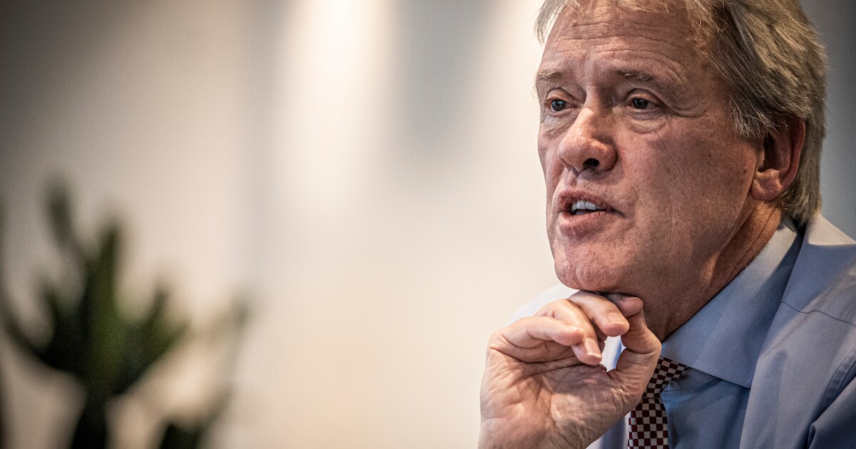 ASML ziet orders voor chipmachines flink afnemen, bedrijf moet pas op ...