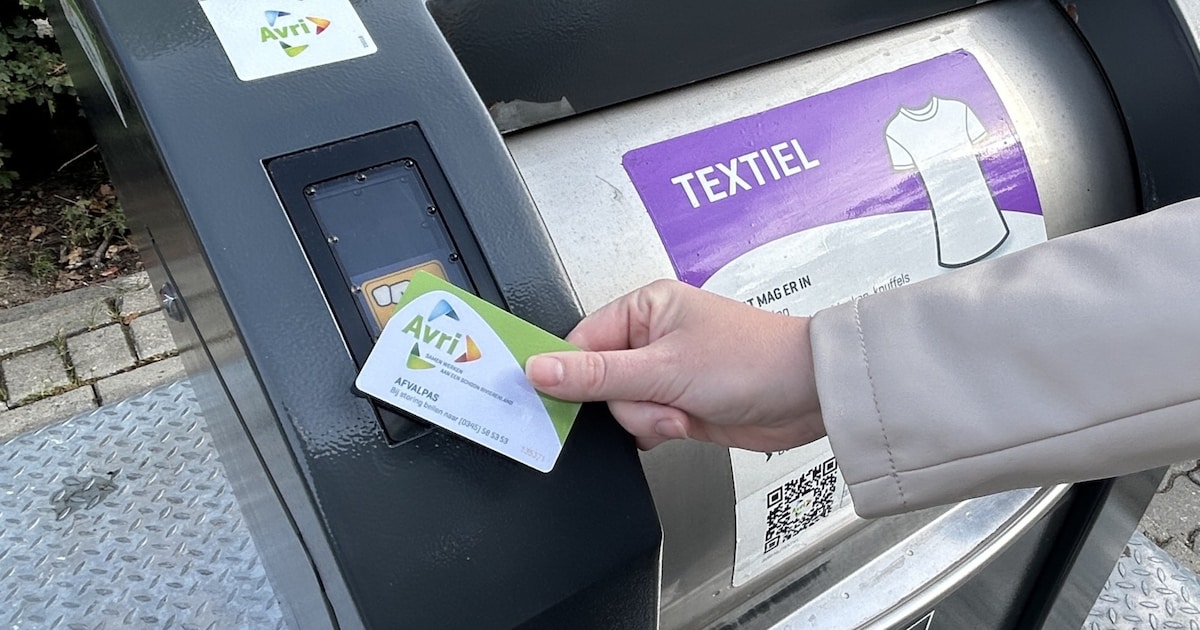 Minder vuilnis tussen oude kleding: voortaan pasje nodig voor ...