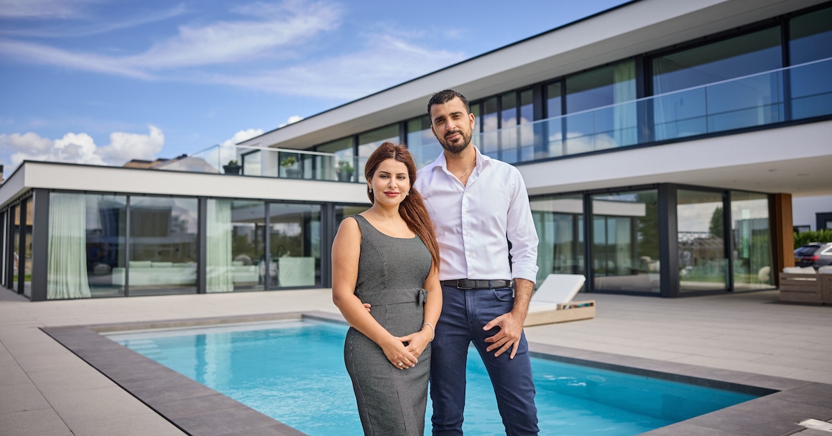 Sarah en Atif lieten droomvilla bouwen, maar verkochten ’m binnen een jaar voor miljoenen: ‘Wij ...