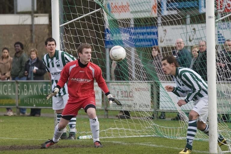 AWC kansloos tegen Voorwaarts Twello | Foto | gelderlander.nl
