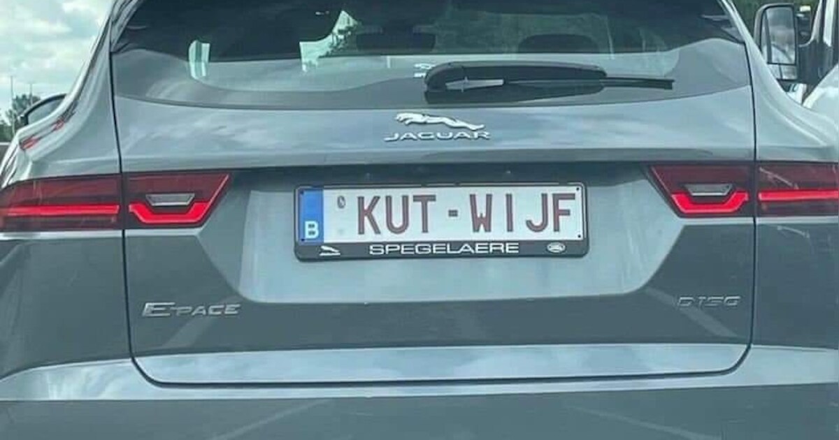 Wagen met nummerplaat ‘KUT-WIJF’ gespot in Brugge: ‘Wellicht cadeautje ...