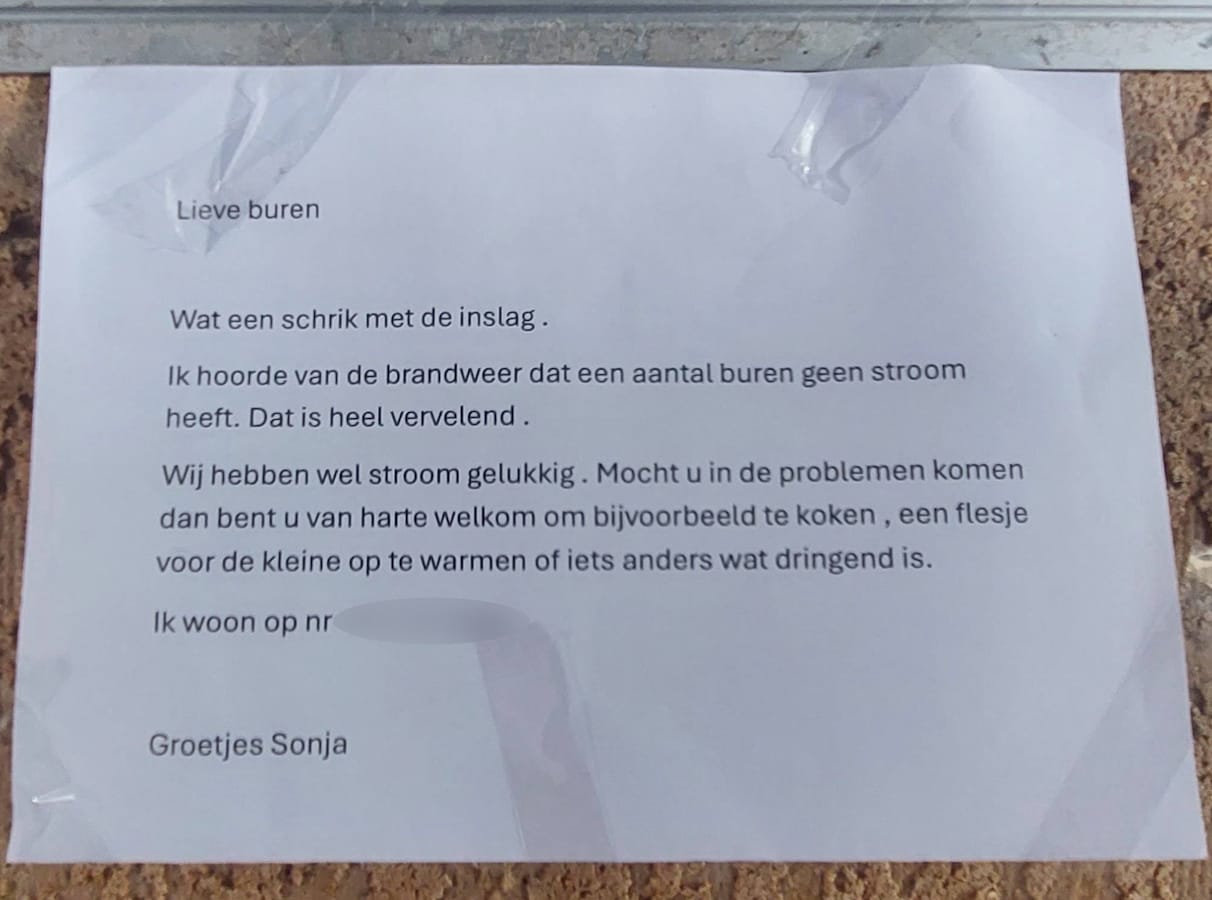 Bliksemin­slag legt systemen plat bij bouwmarkt en slaat gat in vloer ...