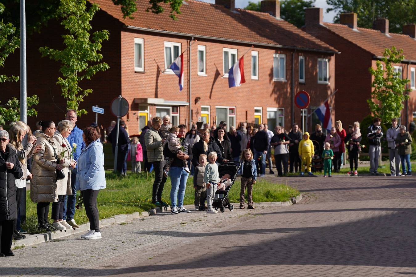 ‘Gentleman’ Jeffrey (10) was lieve broer voor ‘divaatje’ Emma (8 ...