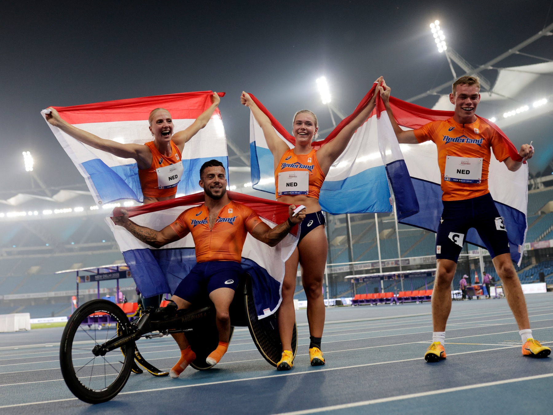 Voor 3 ton aan jonge bomen door de hakselaar op last van gemeente ...