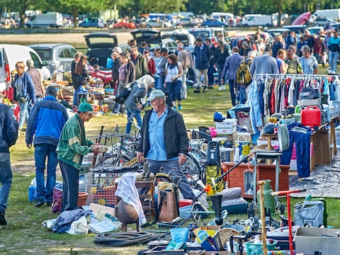 Car boot sale bij Strand Tien in Oss uitgebreid met vintage en brocante ...