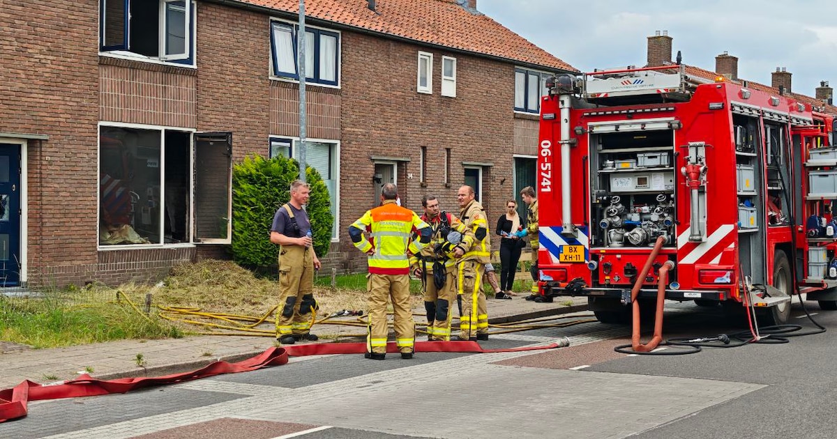 Bank vat vlam in woonkamer van woning aan de Oude Enkweg in Vorden ...