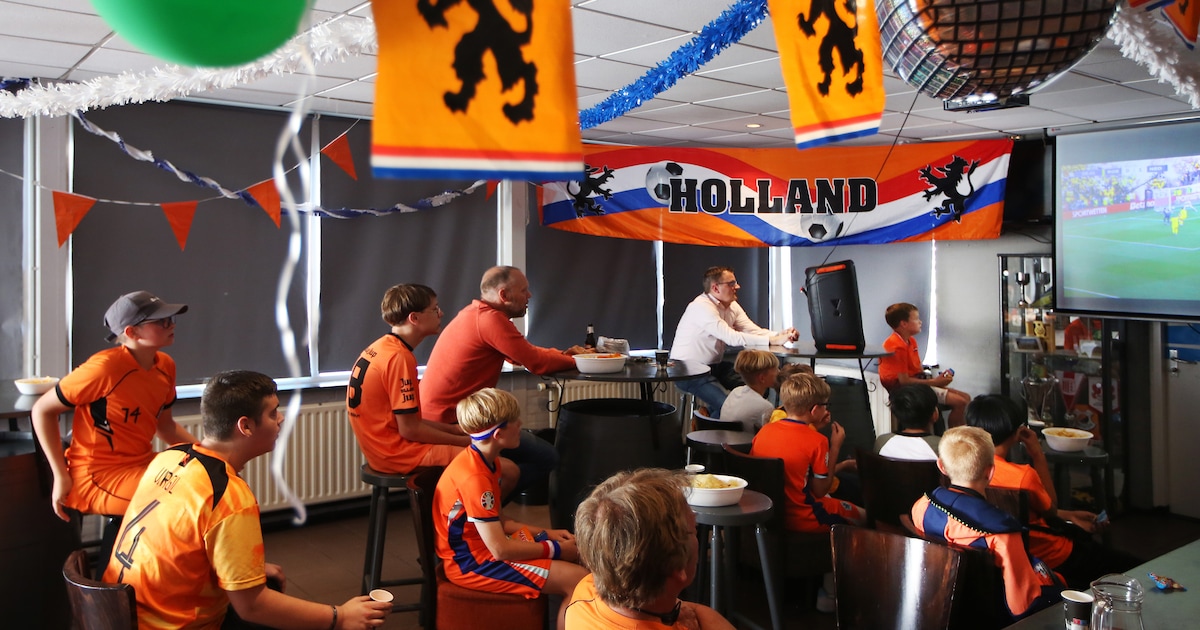 De oudste amateurvoetbalclub van Breda viert feest na zege van ‘hun ...