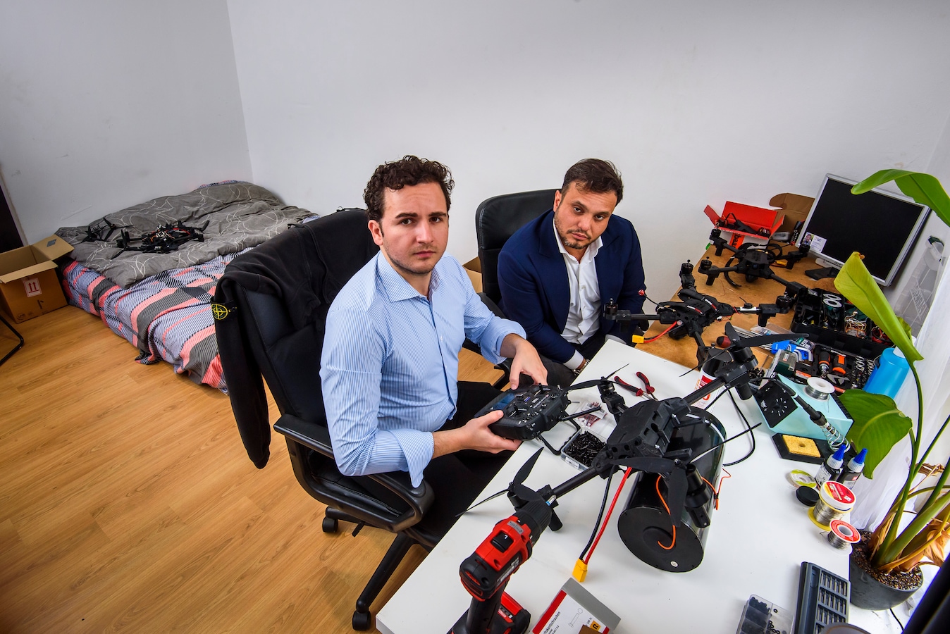 Hoe een Enschedees bedrijf Vladimir Poetin tergt met zelfgemaakte ...