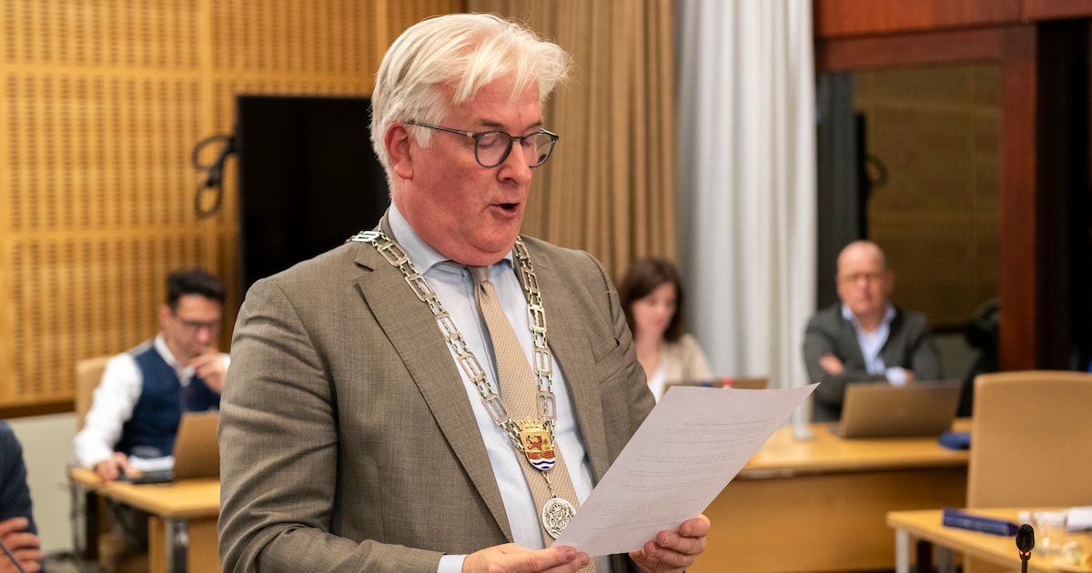 Erik van Merrienboer (60) tijdelijk burgemeester in Roosendaal tijdens ...