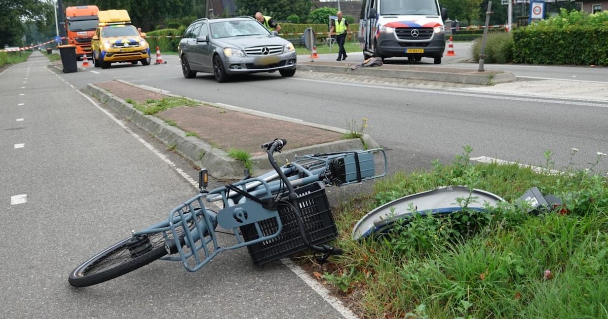 Scholier (13) op fiets gewond geraakt bij botsing met auto | Regio | De ...