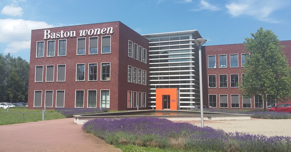 Baston Wonen verduurzaamt huizen: nieuwe daken voor 300 woningen in wijk Bergvrede | Zevenaar ...