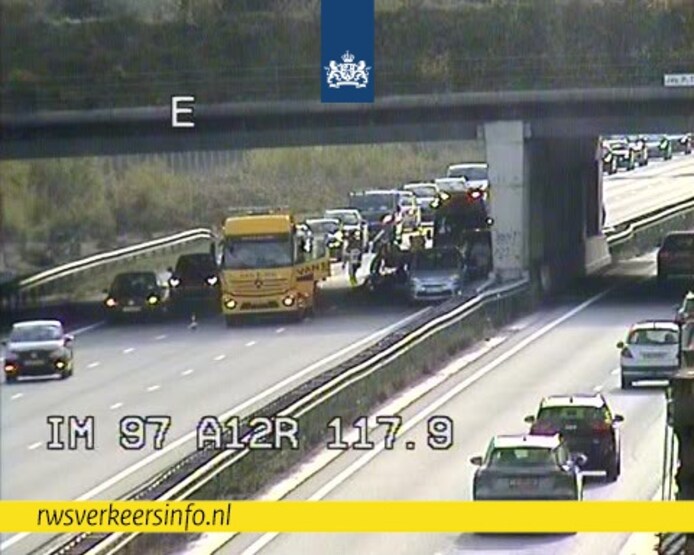 Ongeval met meerdere voertuigen op A12 bij Oosterbeek: weg weer vrij | 112 nieuws Ede ...