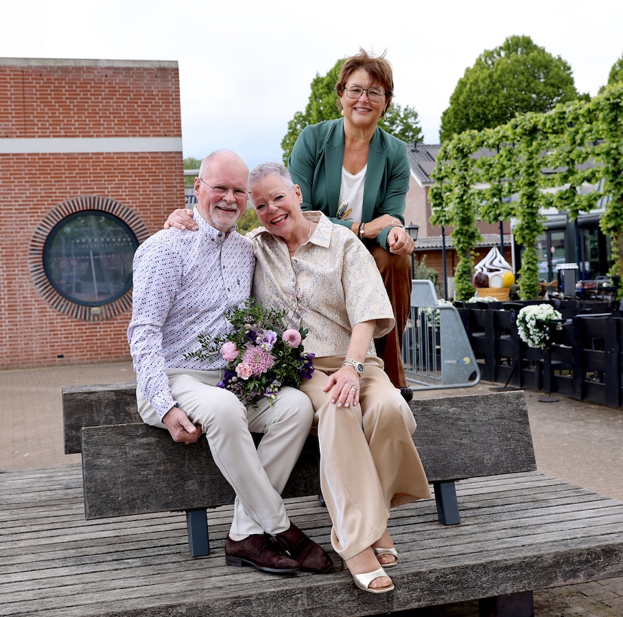 Mevrouw Goris uit Tiel 100 jaar jong en tweede editie Coens Dikke ...