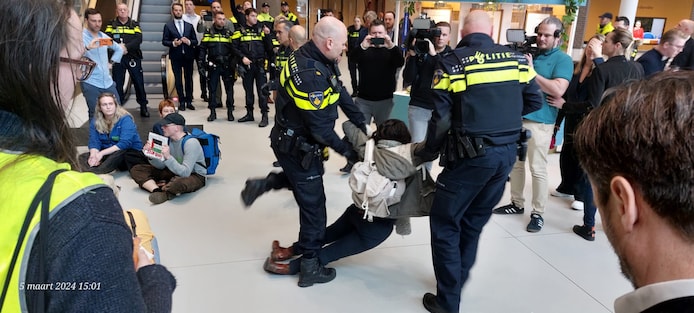 Kamervoorzitter doet aangifte tegen pro-Palestina-demonstranten na ...