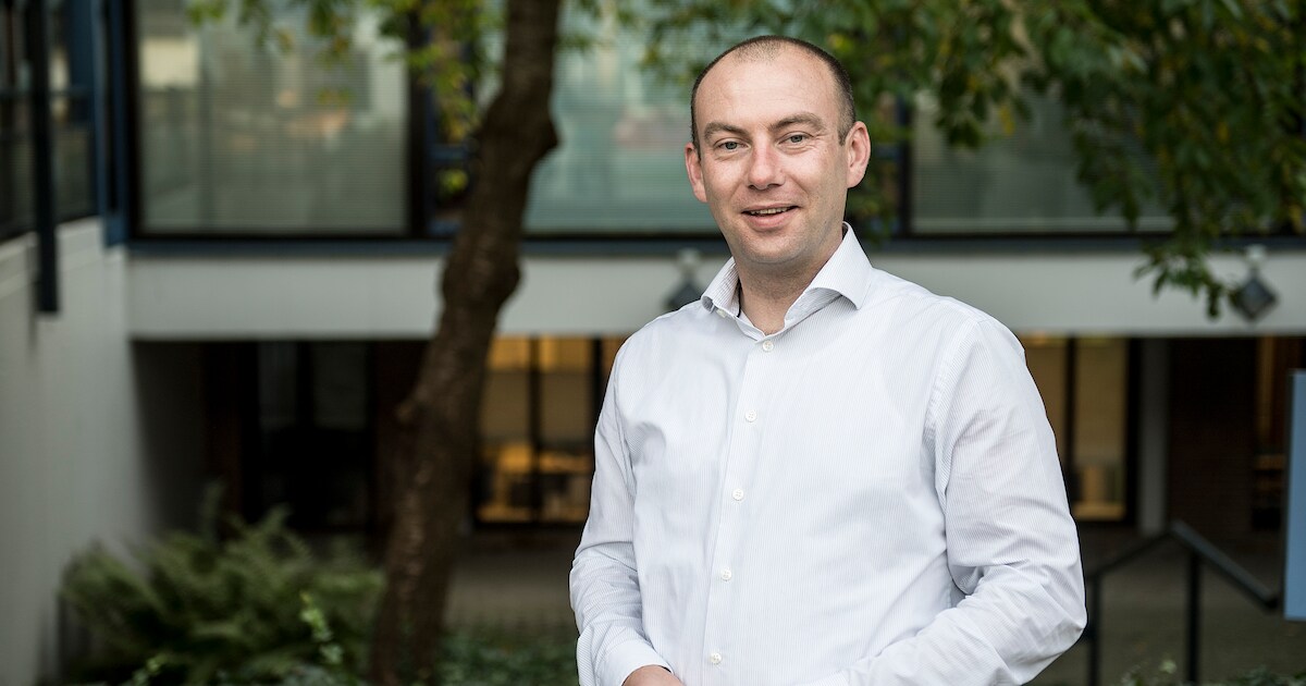 Van Neerbos zegt het niet, maar hij wil het wel: burgemeester van West ...