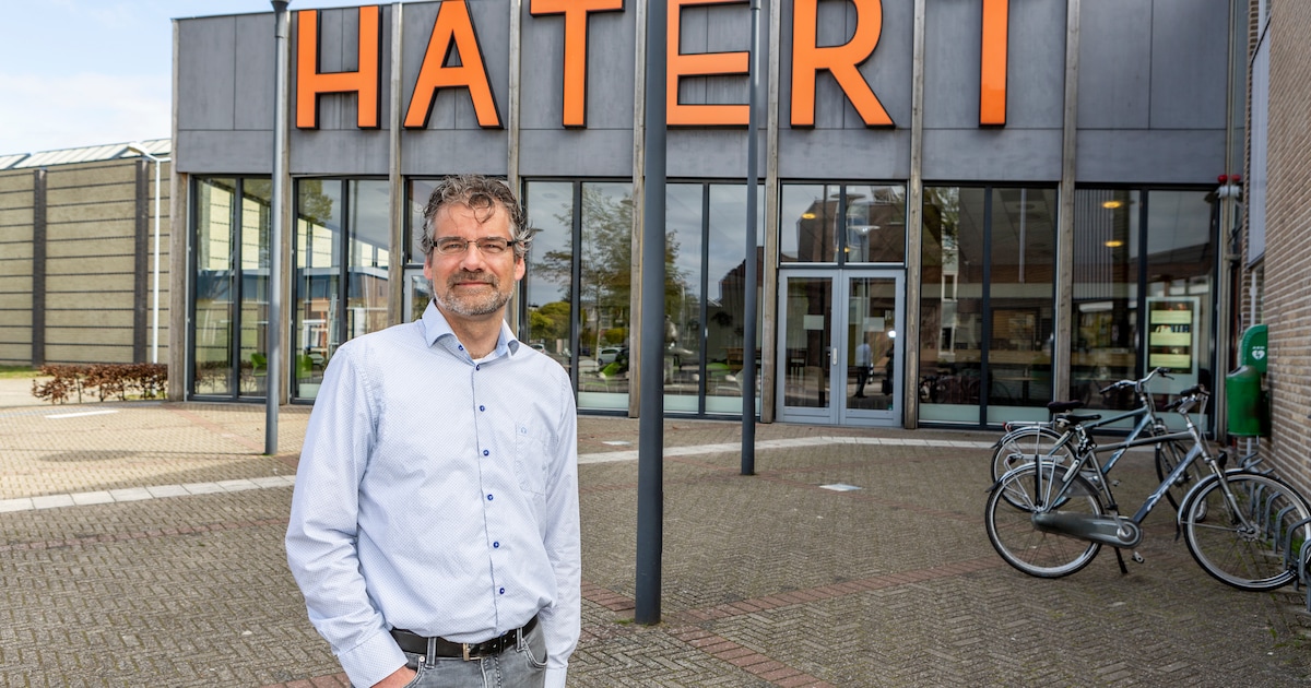 Nestor van gemeenteraad Hans van Hooft heeft er nog steeds lol in ...