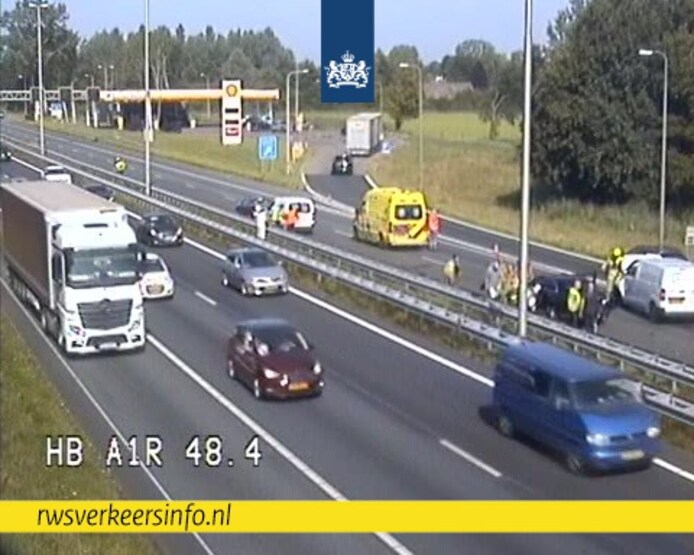 A1 dicht vanaf Barneveld na ongeluk bij Terschuur | Barneveld | gelderlander.nl