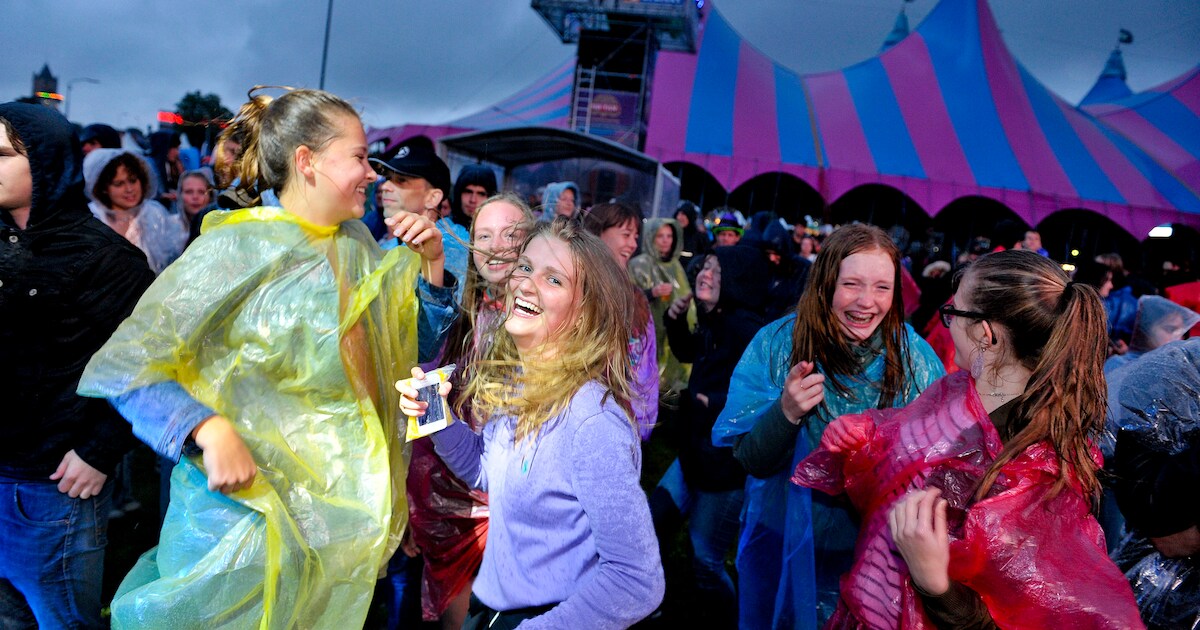 Voor één dag is Tiel het centrum van geluk | Tiel | gelderlander.nl