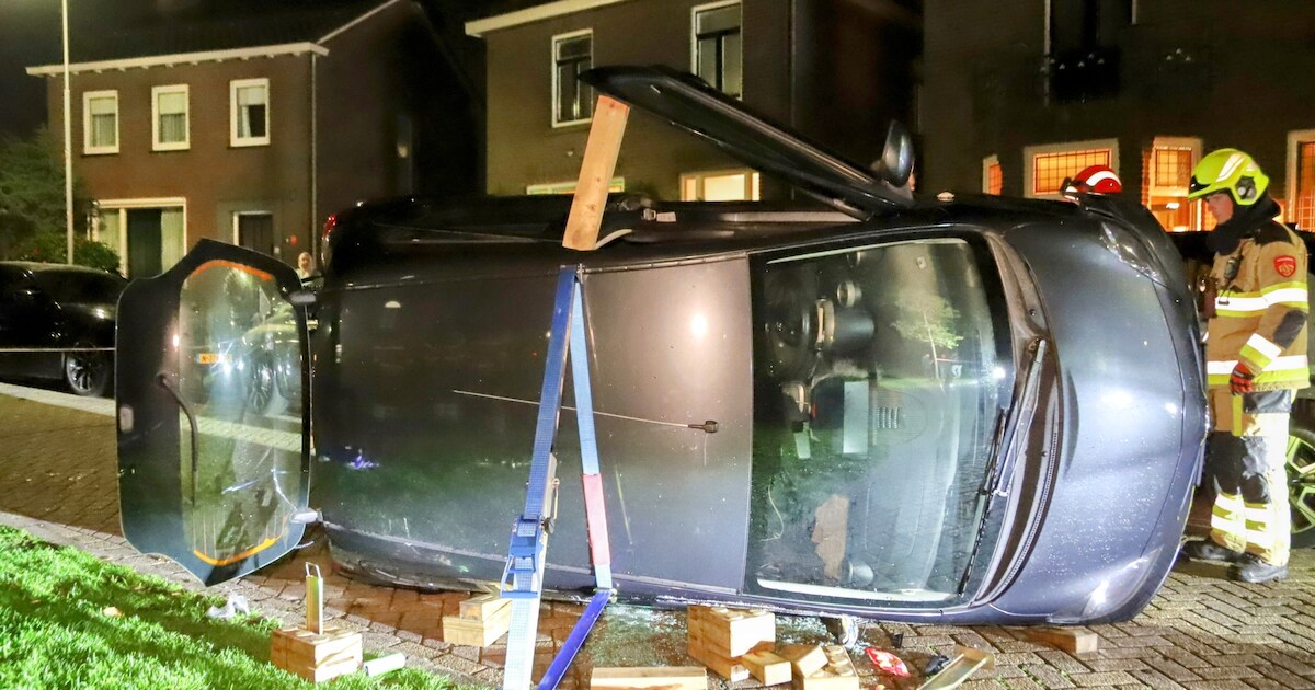 Auto belandt op zijkant na botsing op Kwelkade in Tiel | 112 nieuws ...