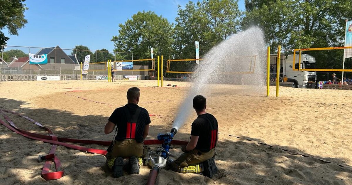 Blote voeten op loeiheet zand, brandweer schiet te hulp: ‘Mensen kwamen ...