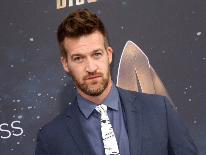 Star Trek-acteur Kenneth Mitchell op 49-jarige leeftijd overleden ...