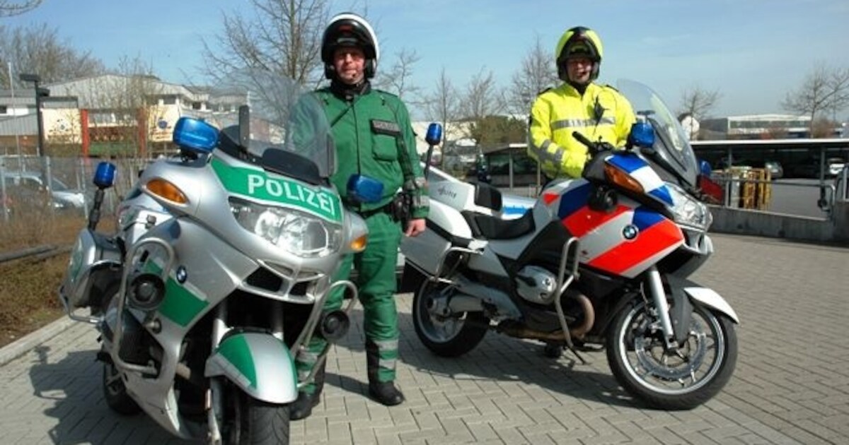 Motoragent surveilleert aan beide zijden grens | Regio | De Gelderlander.nl